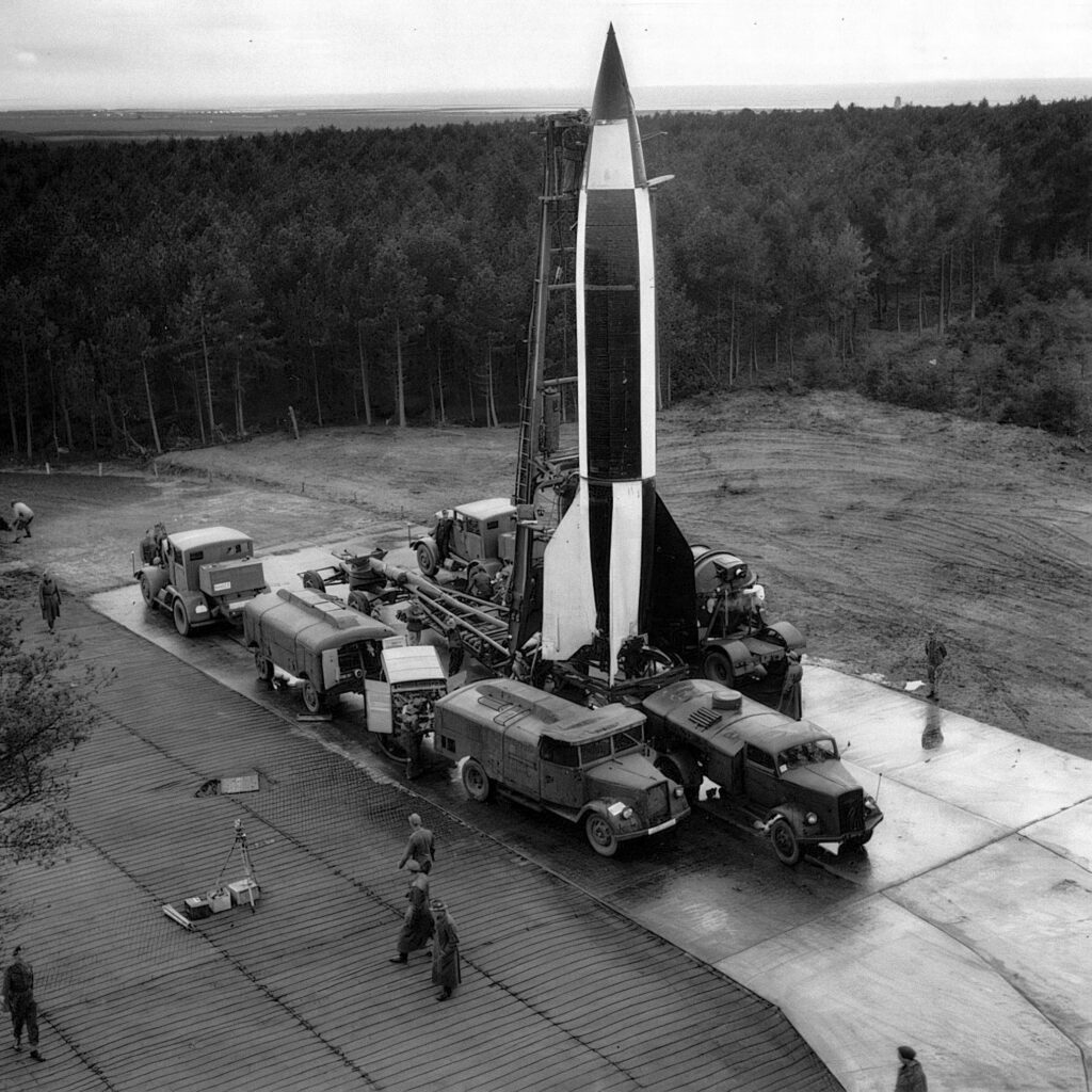 Deutsche V2-Rakete im Einsatz: Faszinierende Technikgeschichte aus ...